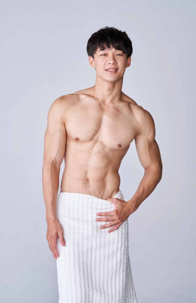 แจกวาร์ป หนุ่ม yilianboy นายแบบจีน สุดฮอต ล่ำใหญ่ กล้ามสวย หุ่นเซ็กซี่