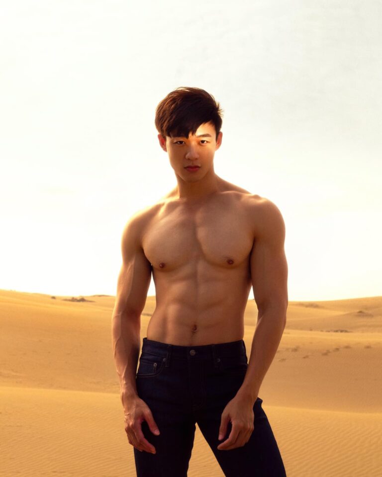 แจกวาร์ป หนุ่ม yilianboy นายแบบจีน สุดฮอต ล่ำใหญ่ กล้ามสวย หุ่นเซ็กซี่