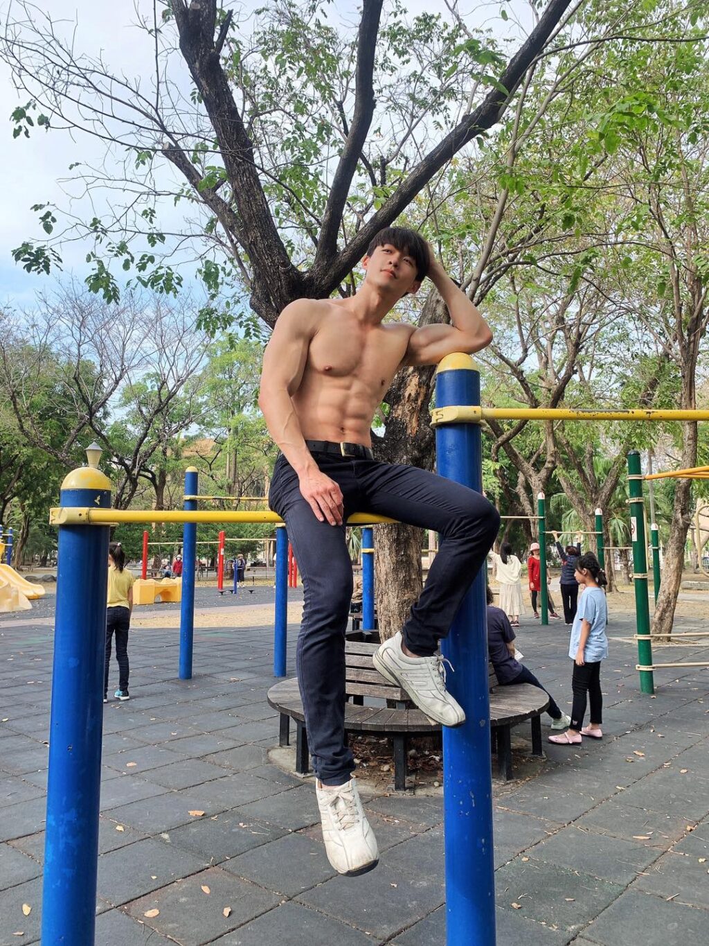 แจกวาร์ป หนุ่ม yilianboy นายแบบจีน สุดฮอต ล่ำใหญ่ กล้ามสวย หุ่นเซ็กซี่