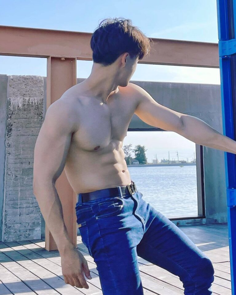 แจกวาร์ป หนุ่ม yilianboy นายแบบจีน สุดฮอต ล่ำใหญ่ กล้ามสวย หุ่นเซ็กซี่