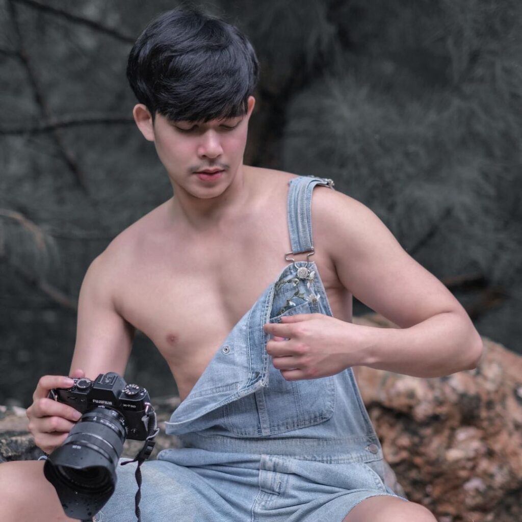 เปิดวาร์ป น้องม่อน หนุ่มหล่อ หน้าใส ผิวขาวออร่า ขยี้ใจสุดๆ