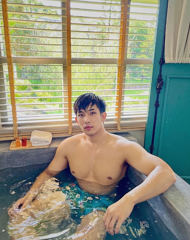 เปิดวาร์ป น้องBas Karan นักแสดงหนุ่มหล่อ ซีรีส์วาย น้องใหม่แห่งวงการ