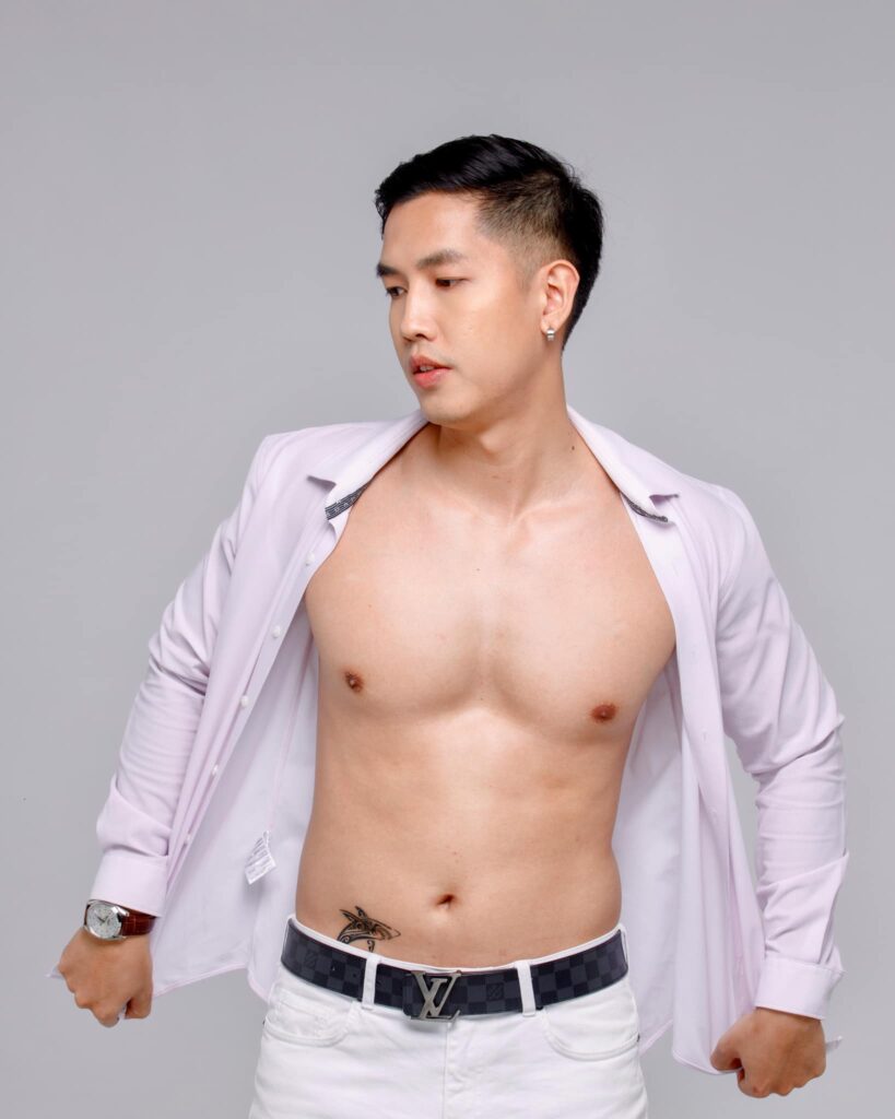 เจมส์ เดชาวัฒน์ นายแบบเทรนเนอร์ สุดหล่อ งานหุ่นไม่เป็นสองรองใคร
