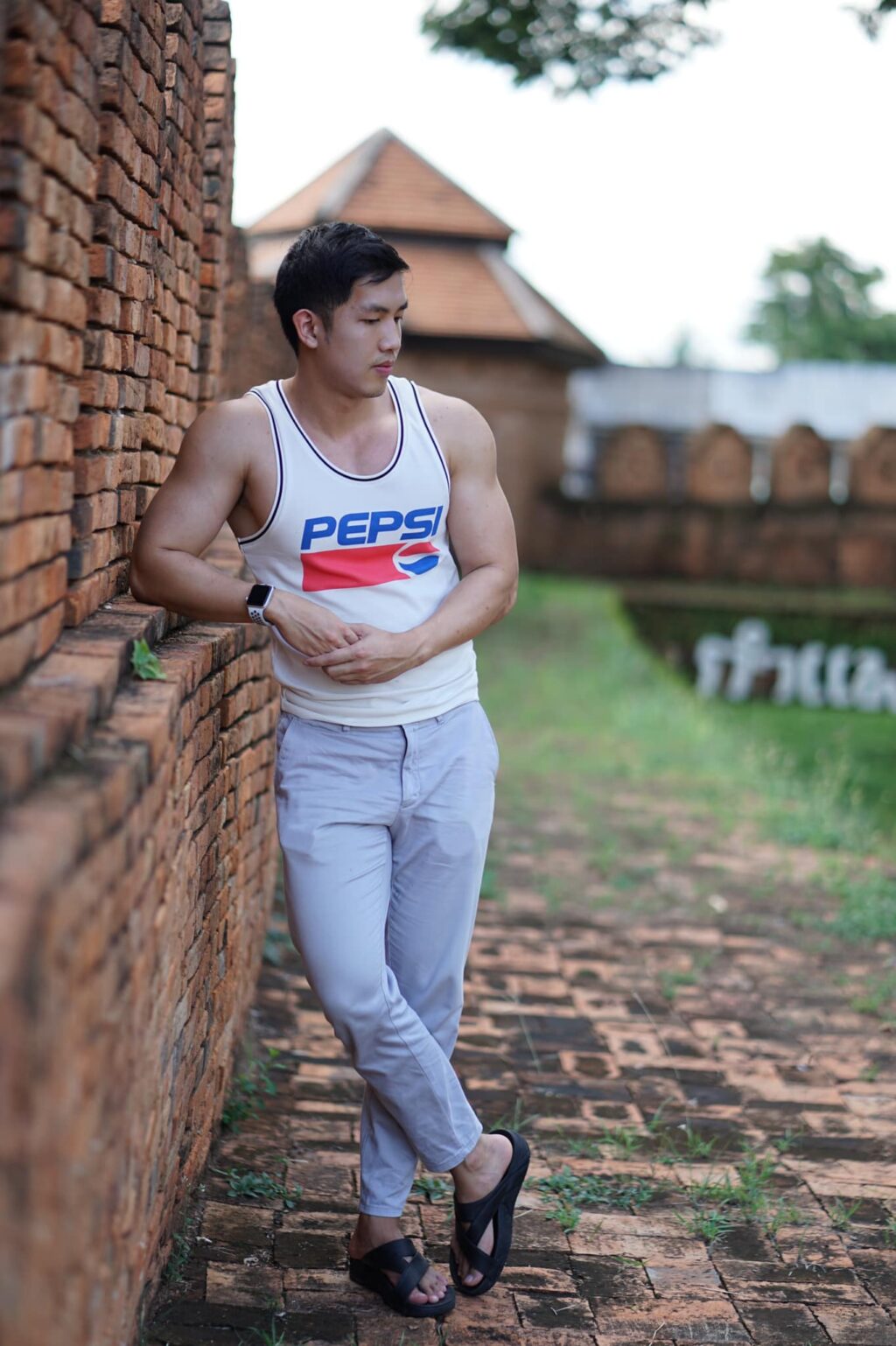 เจมส์ เดชาวัฒน์ นายแบบเทรนเนอร์ สุดหล่อ งานหุ่นไม่เป็นสองรองใคร