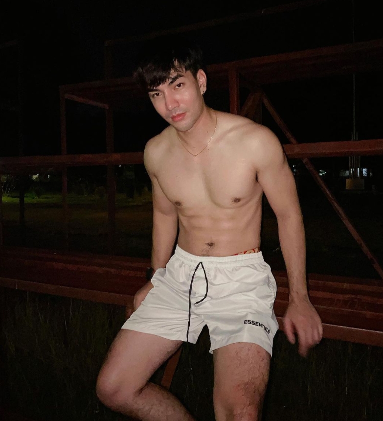 อเล็ก ธนะยชญ์ นายแบบกล้ามโต หล่อกระแทกใจ ขวัญใจสาวแท้สาวเทียม