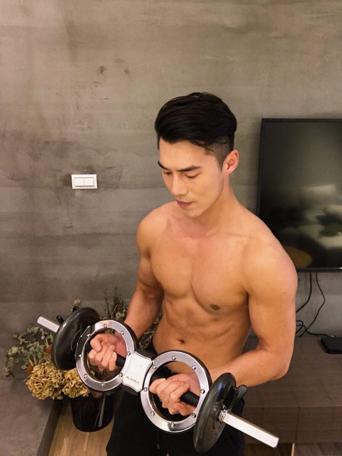 Arthur Yan นายแบบจากแดนไต้หวัน หน้าดุดัน หุ่นแซ่บถึงใจ