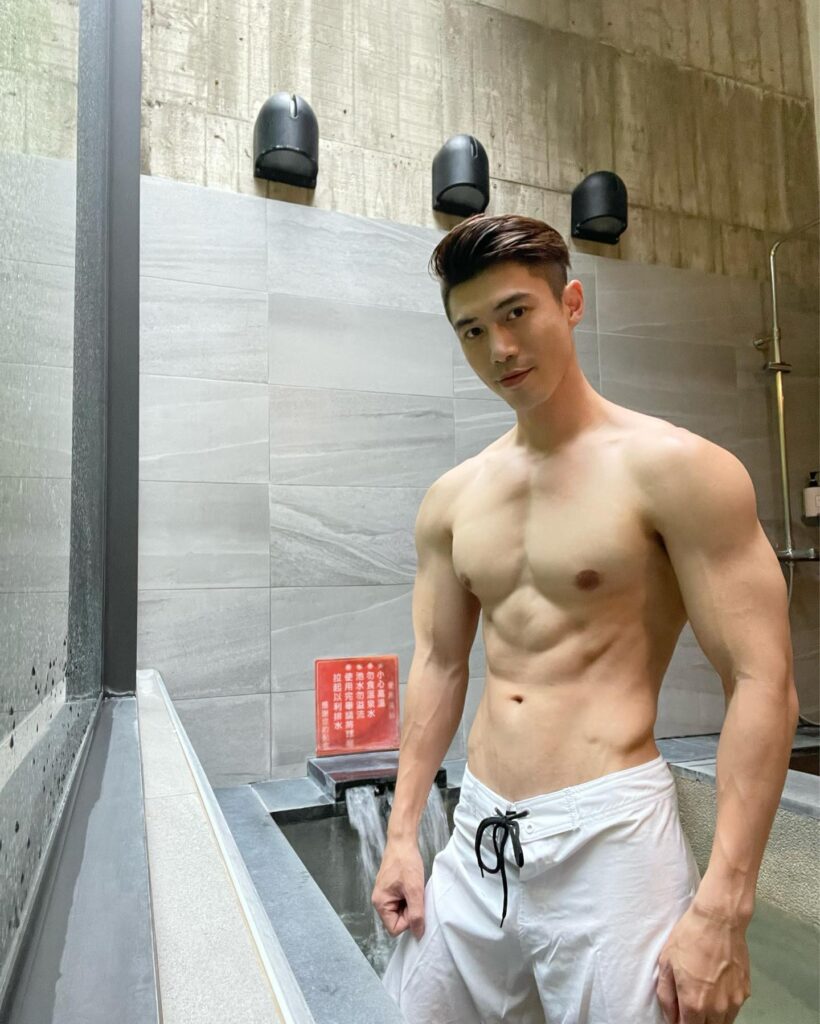 Arthur Yan นายแบบจากแดนไต้หวัน หน้าดุดัน หุ่นแซ่บถึงใจ