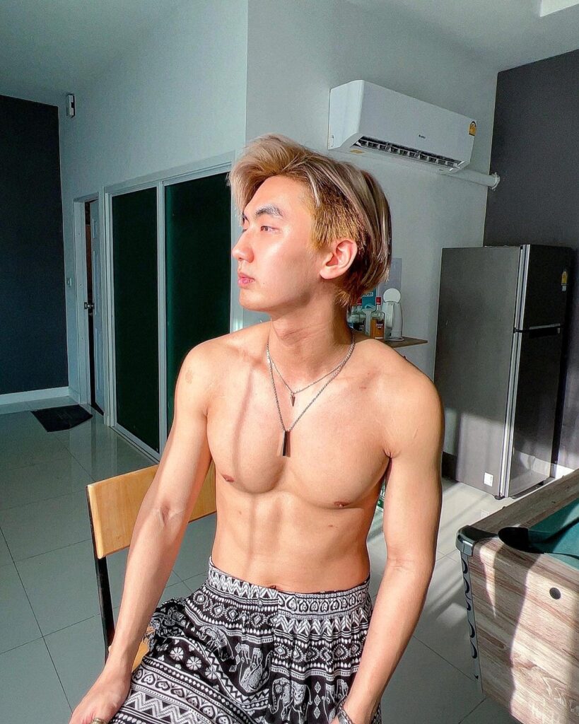 เปิดวาร์ป มาร์ค พงศกร หนุ่มสายอินฟลู หน้าหล่องานดี สาวติดตรึม